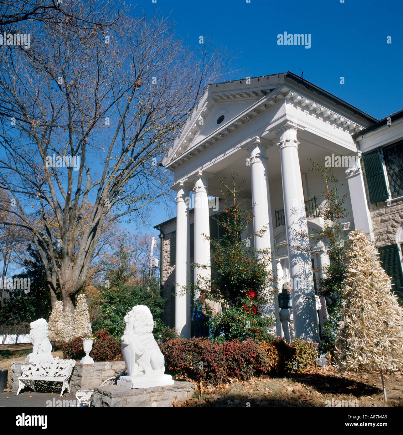 Elvis presley graceland mansion hi-res stock photography and images - Alamy