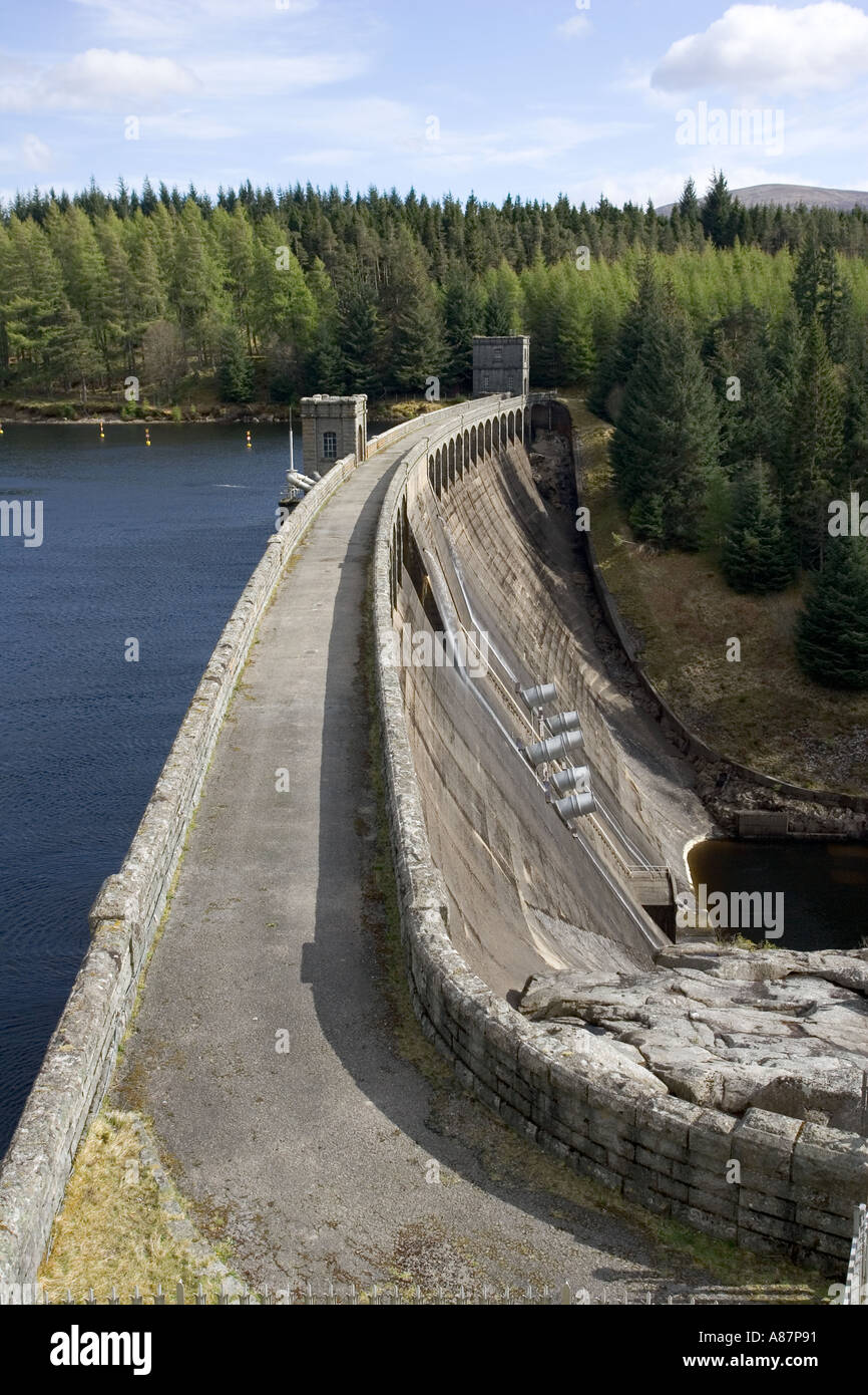 Loch laggan dam hi-res stock photography and images - Alamy