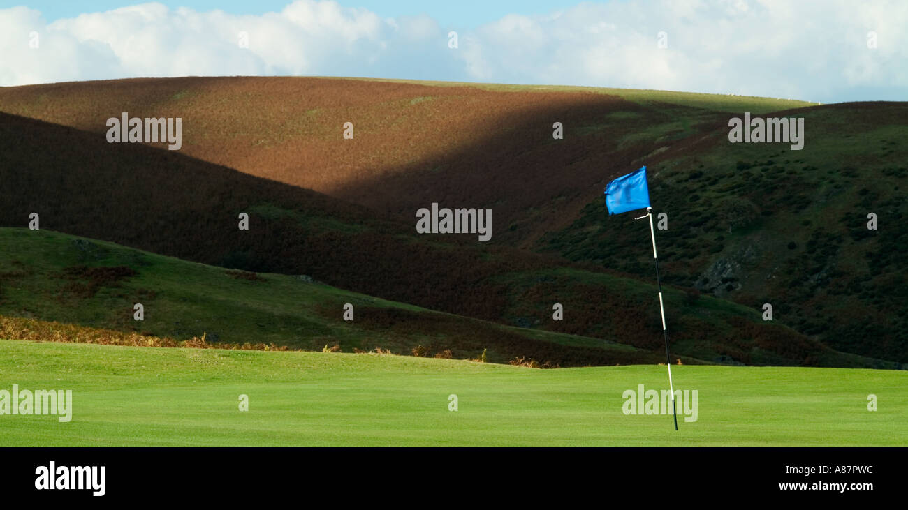 Golf flag very windy hi-res stock photography and images - Alamy
