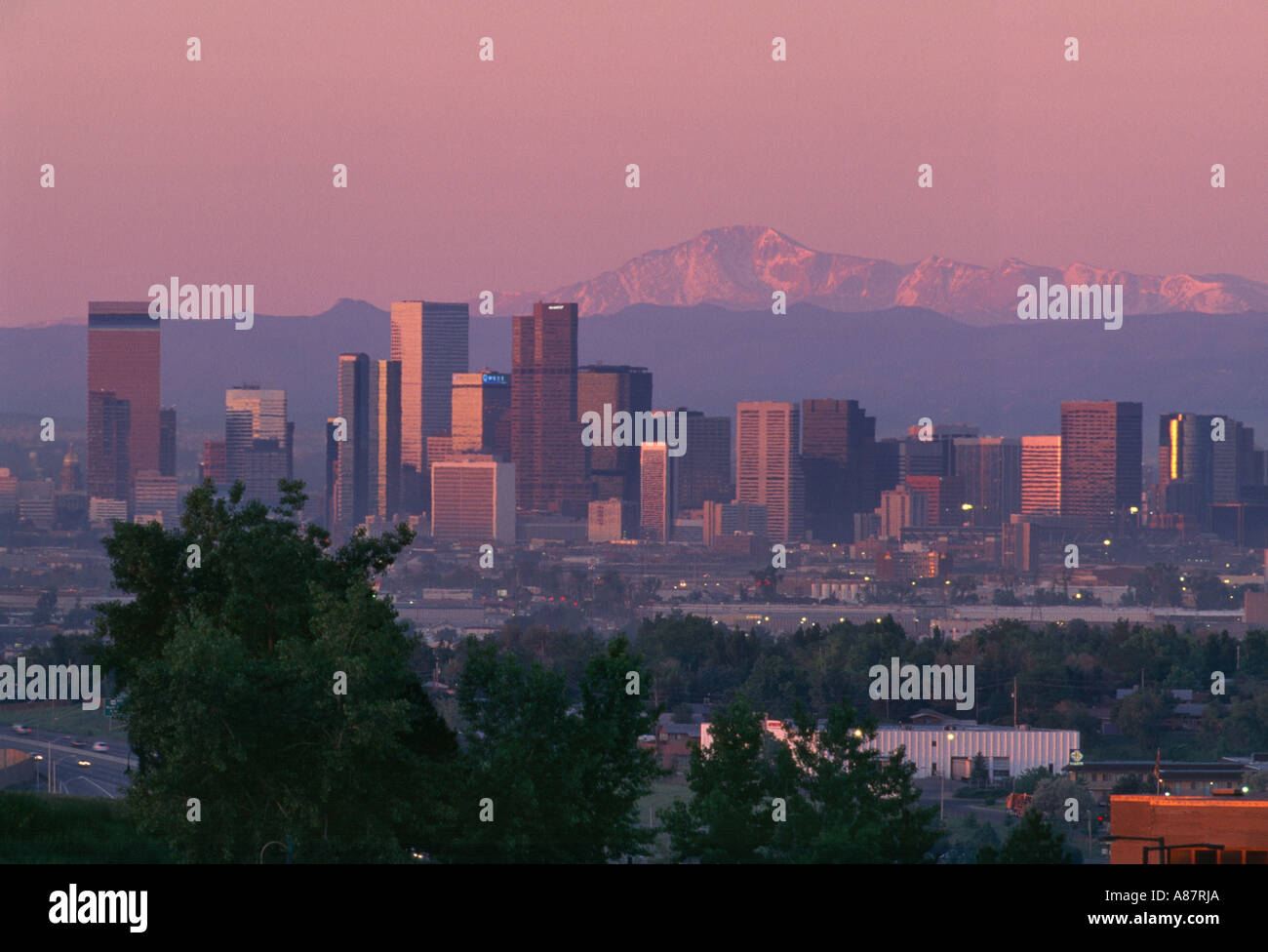 Denver skyline with mountains hi-res stock photography and images - Alamy