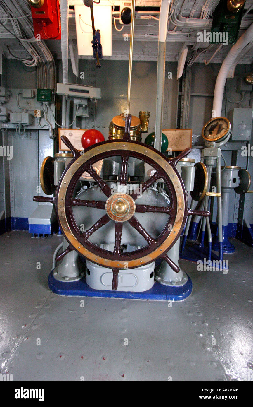 HMAS DIAMANTINA RIVER CLASS FRIGATE DOCKED AT QUEENSLAND MARITIME ...