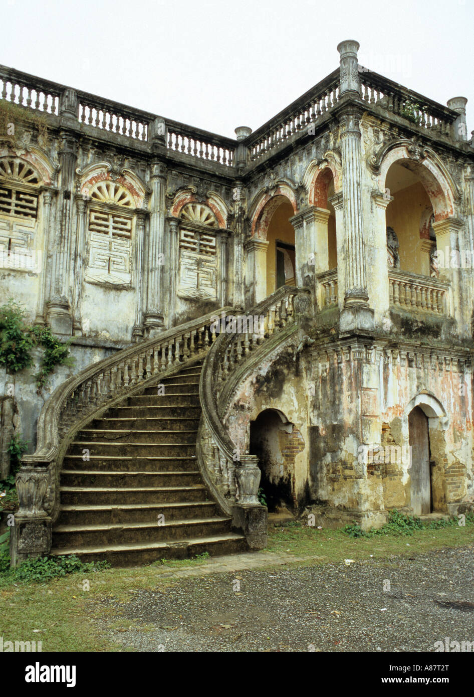 French colonial villa vietnam hi-res stock photography and images - Alamy