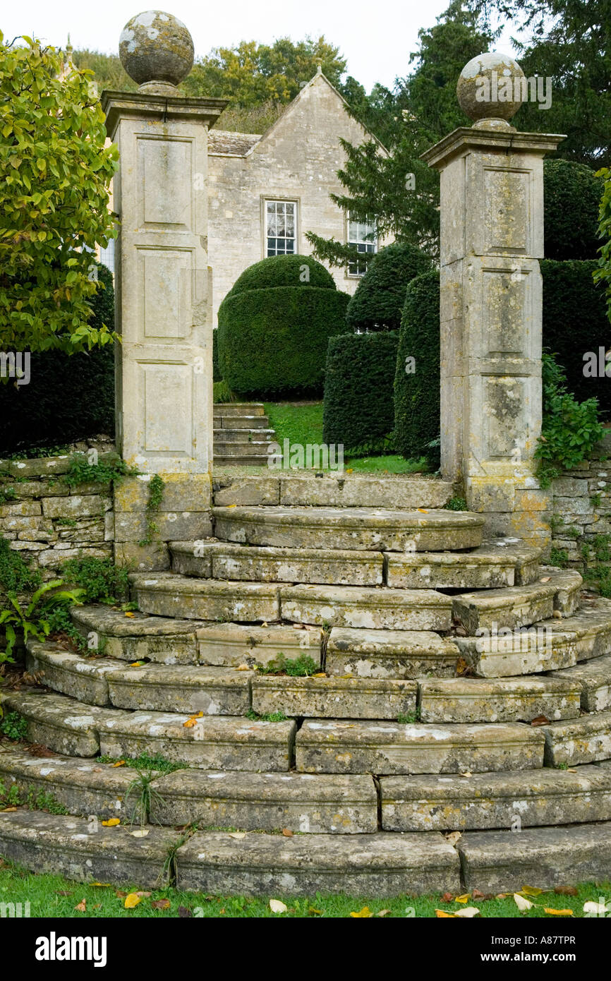 Semi circular steps hi-res stock photography and images - Alamy