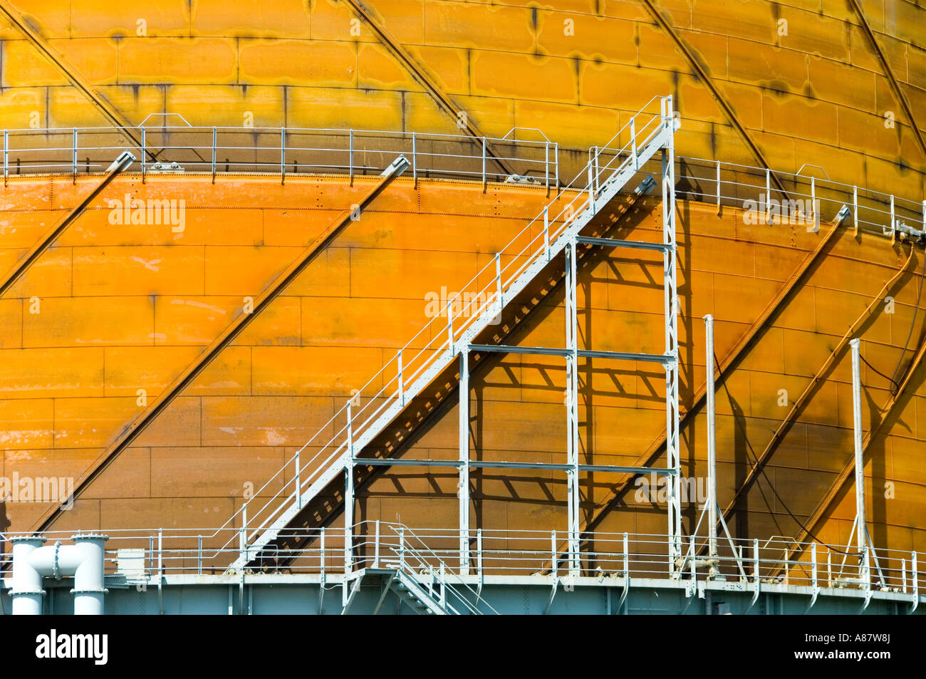 Gasometer gas storage tank uk hi-res stock photography and images - Alamy