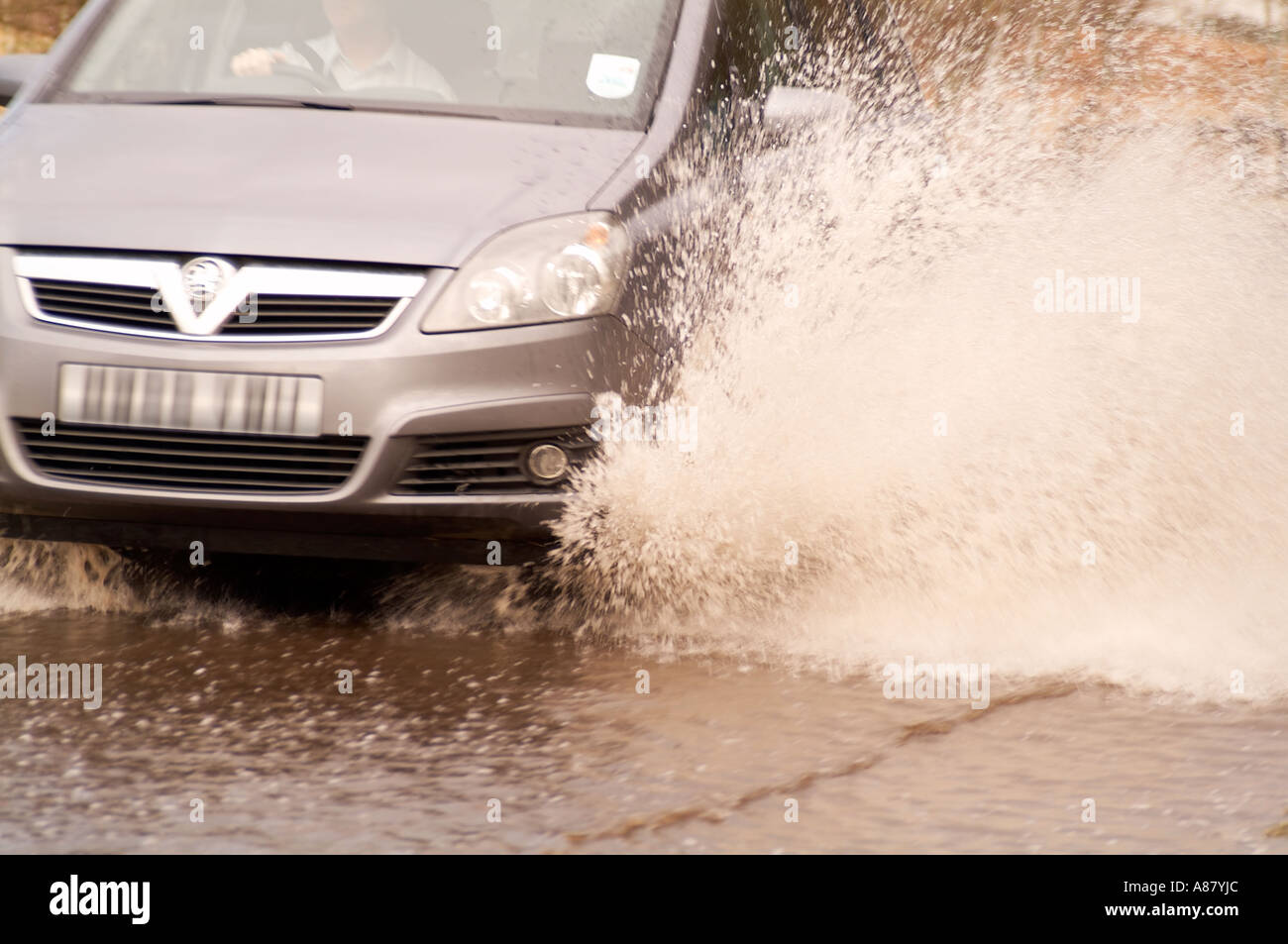 Flood, flooded, road, car, spray, splash, water, puddle, deep, flooding ...