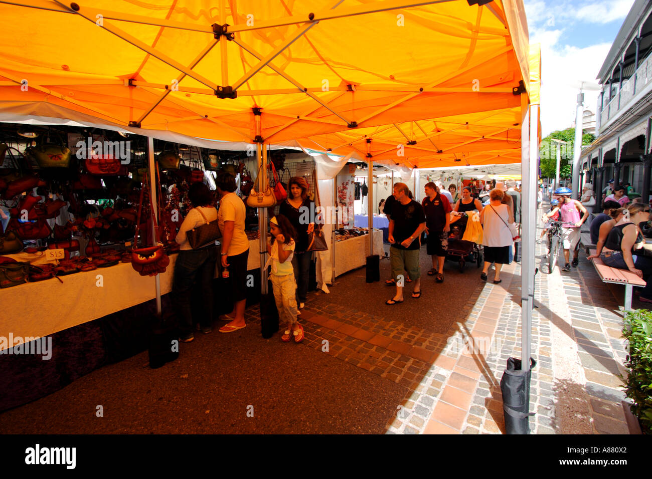 FLEA MARKET STALLS AND CUSTOMERS BAPDB6624 Stock Photo - Alamy