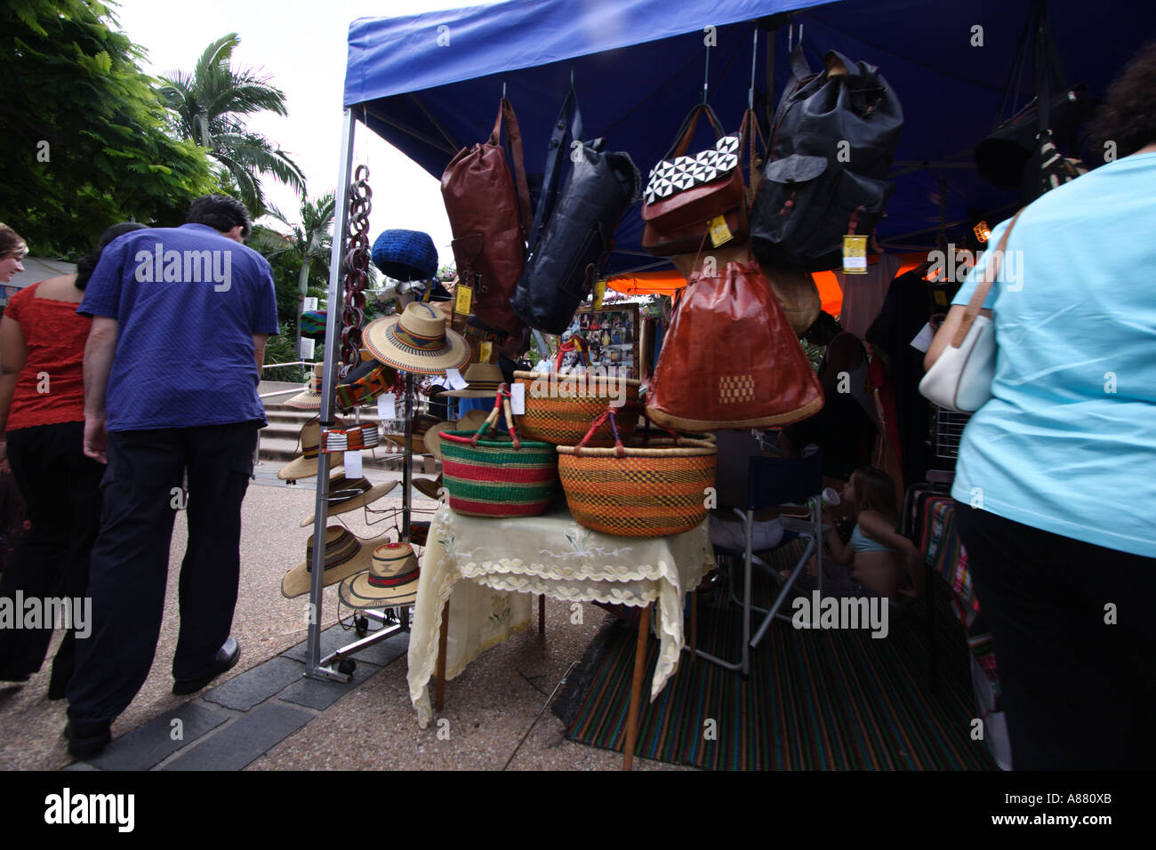 FLEA MARKET STALLS AND CUSTOMERS BAPDB6633 Stock Photo - Alamy