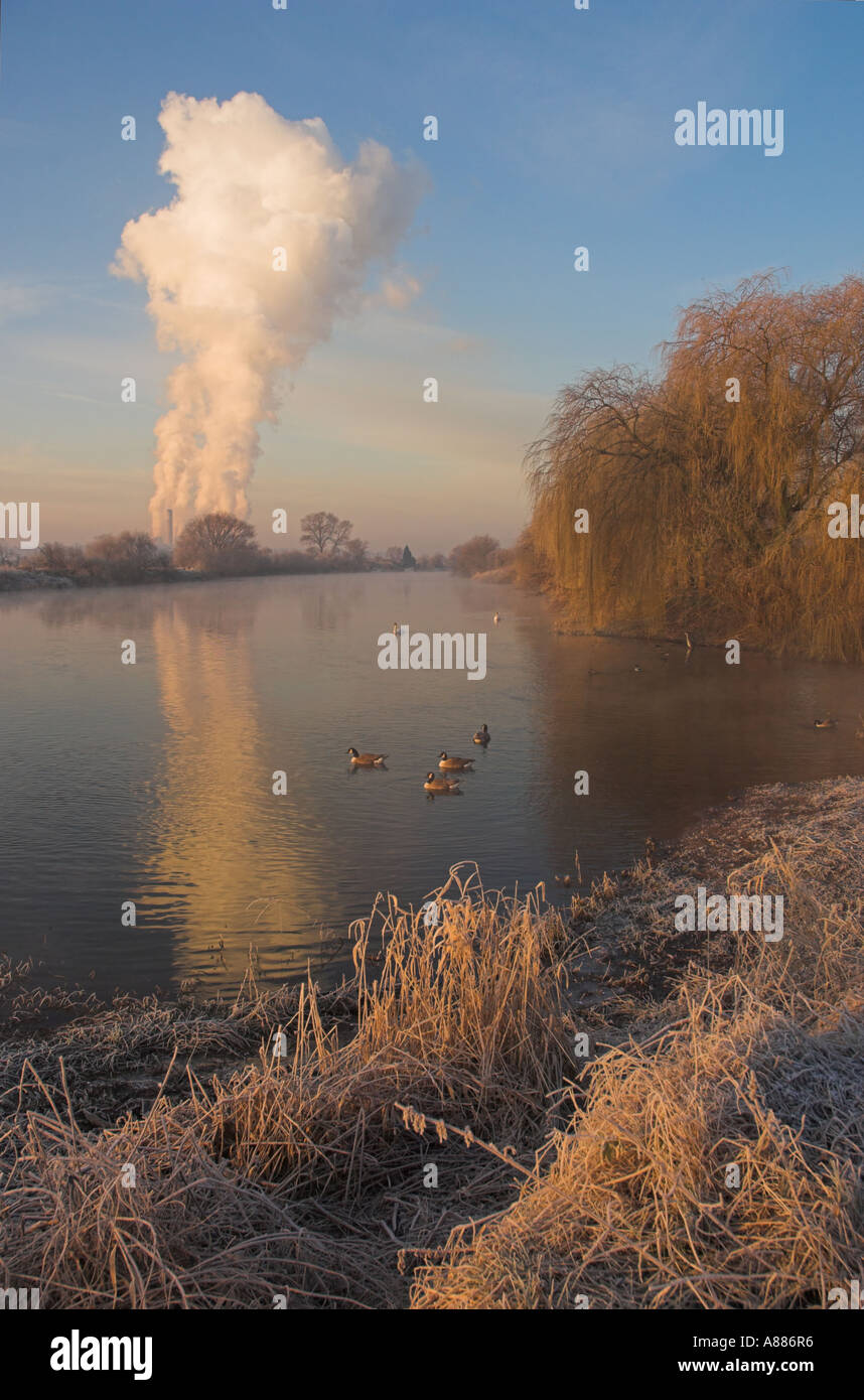 Ratcliffe on Soar power station at dawn on a cold frosty morning ...