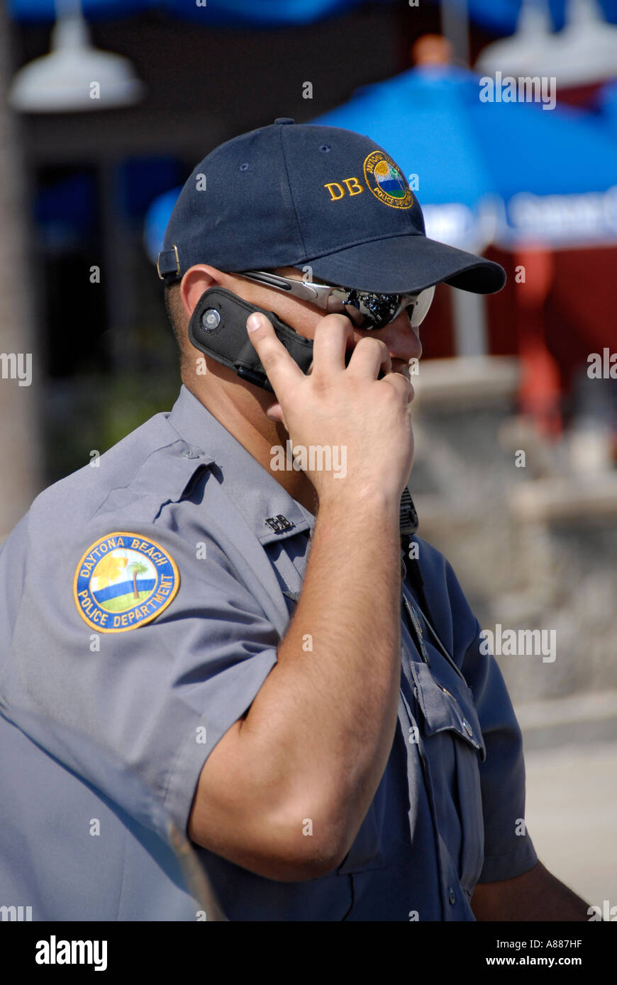 Uses a telephone hi-res stock photography and images - Alamy