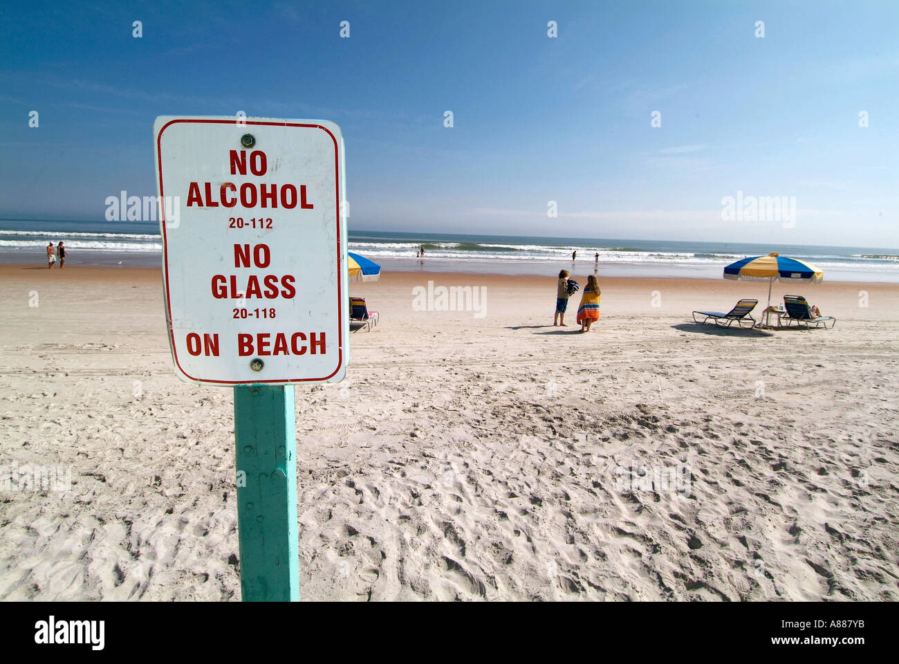 Glass road sign hi-res stock photography and images - Alamy