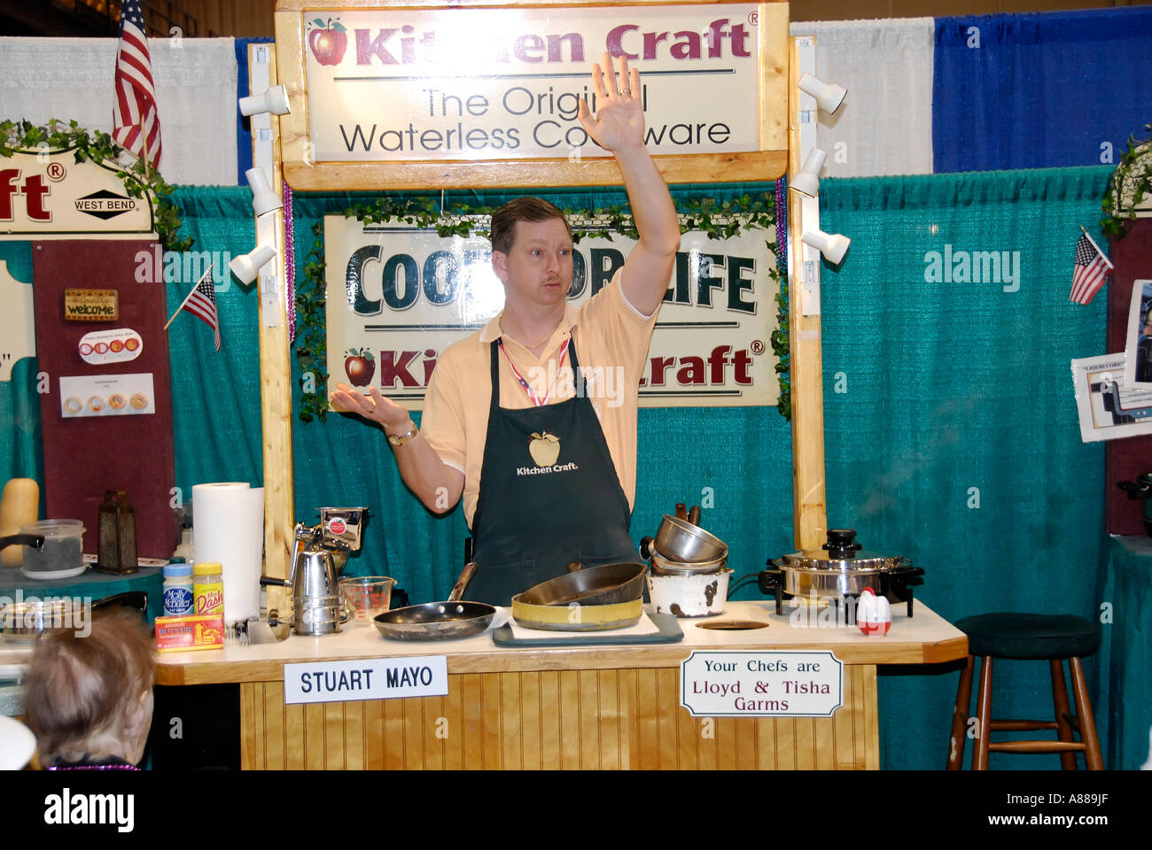 Man selling kitchen pots hi-res stock photography and images - Alamy
