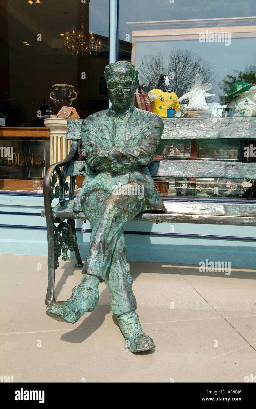 Statue of Irish poet Patrick Kavanagh at the store Raglan Road at ...