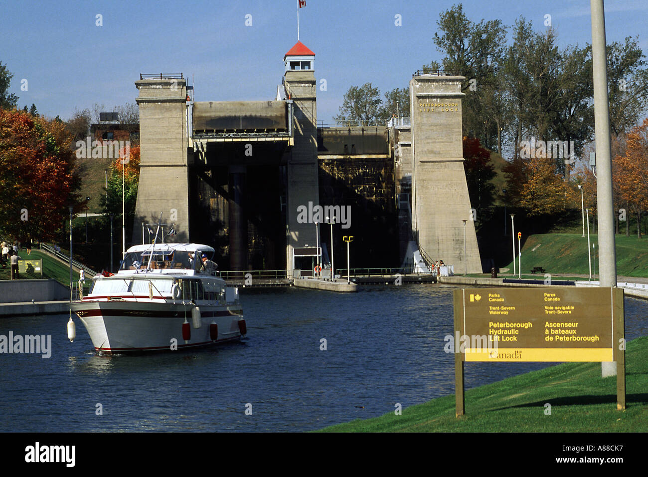 Peterborough lift lock hi-res stock photography and images - Alamy
