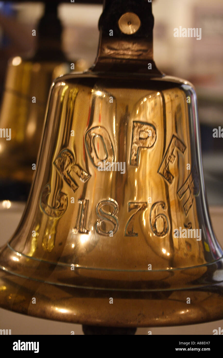 BRASS BELL FROM AN OLD SAILING SHIP BAPDA6498 VERTICAL Stock Photo - Alamy