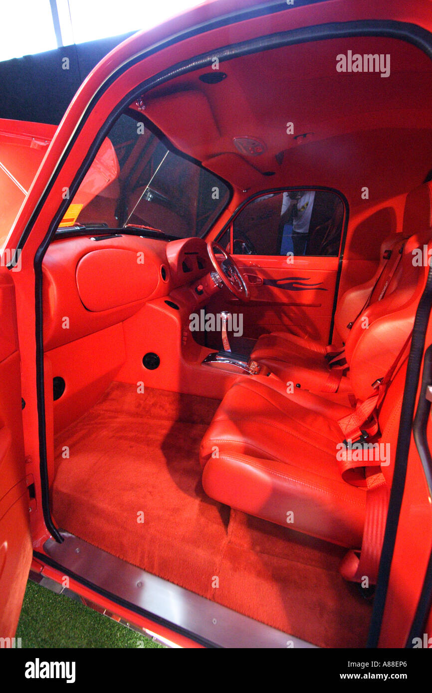 RED FJ HOLDEN UTE UTILITY AT A CAR SHOW BAPDB6520 Stock Photo - Alamy