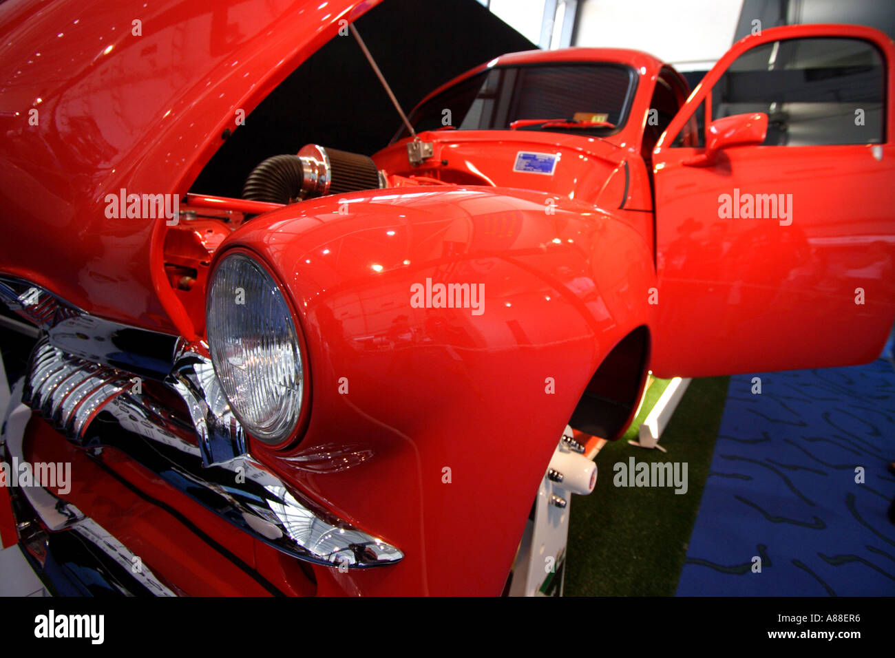 RED FJ HOLDEN UTE UTILITY AT A CAR SHOW BAPDB6526 Stock Photo - Alamy