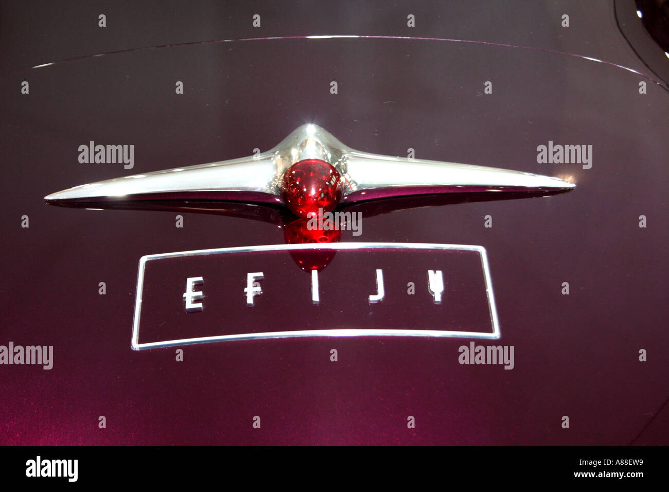 AUSTRALIAS FIRST CAR FJ HOLDEN HEAVILY CUSTOMIZED AT A MOTOR SHOW ...