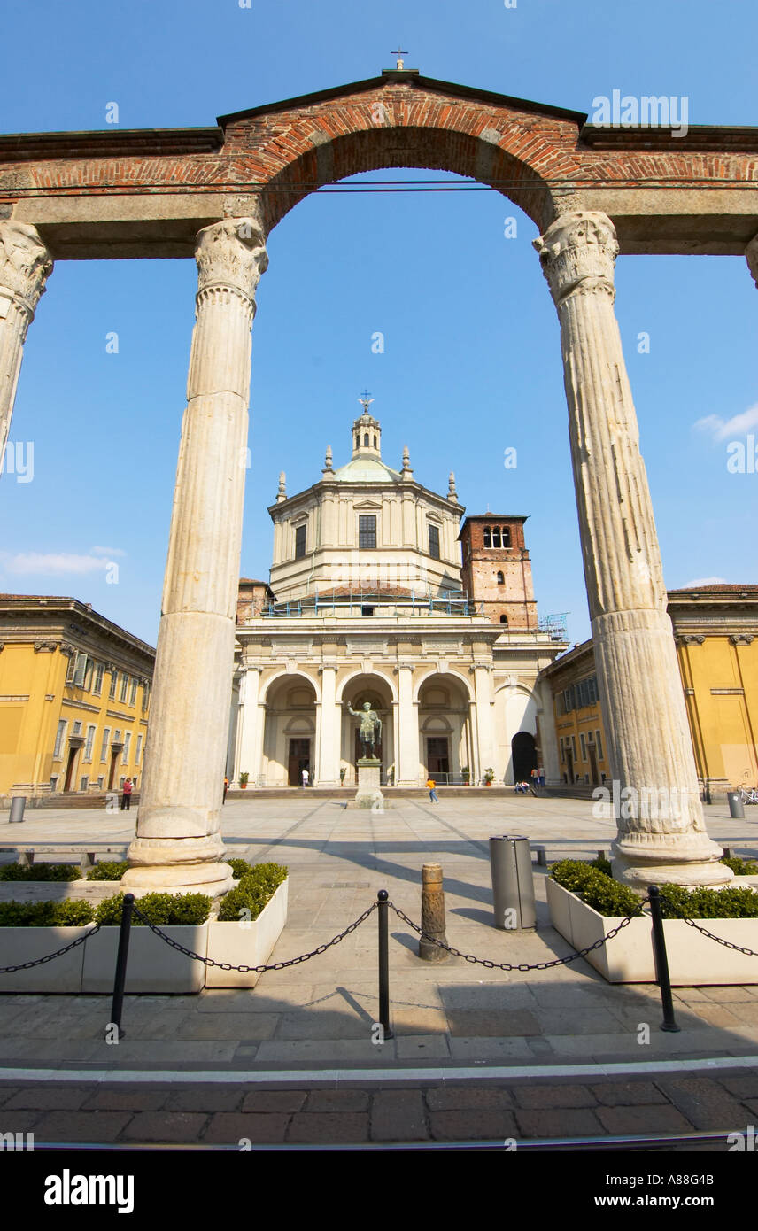 San Lorenzo columns Milan Italy Stock Photo - Alamy