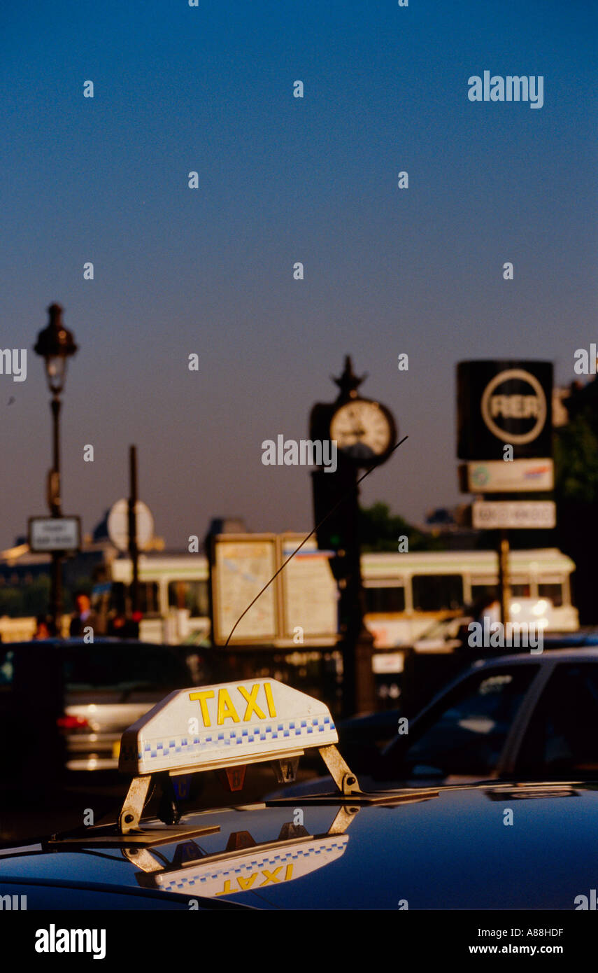 Parisian sights hi-res stock photography and images - Alamy