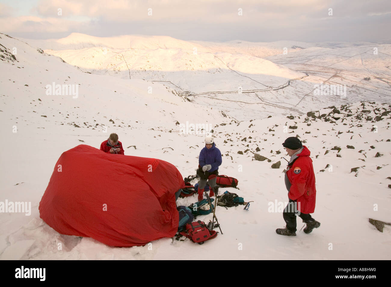 Injured hiker on mountain hi-res stock photography and images - Alamy