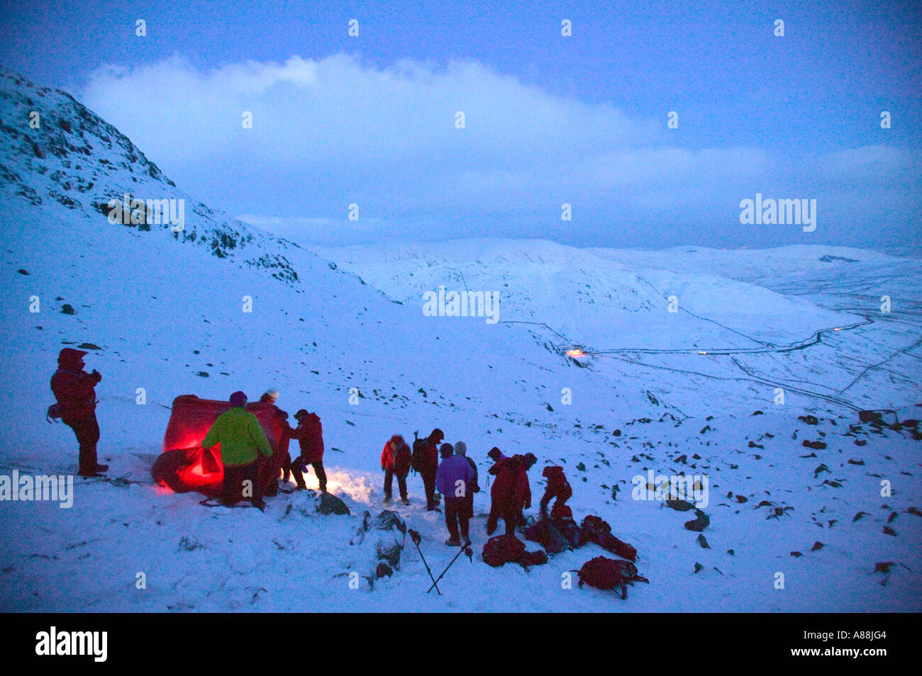 Raf helicopter mountain rescue snow hi-res stock photography and images ...