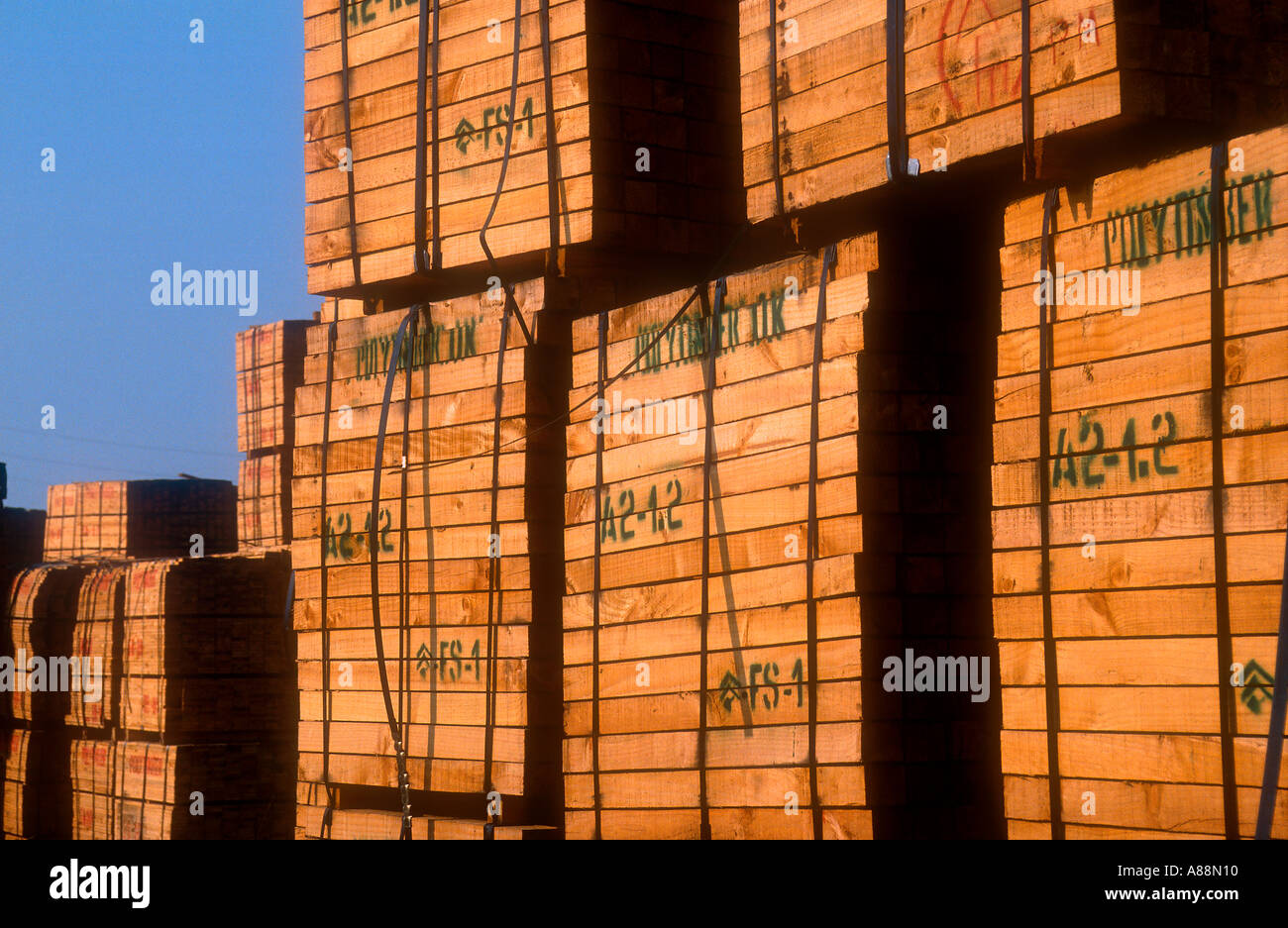 Timber docks hi-res stock photography and images - Alamy