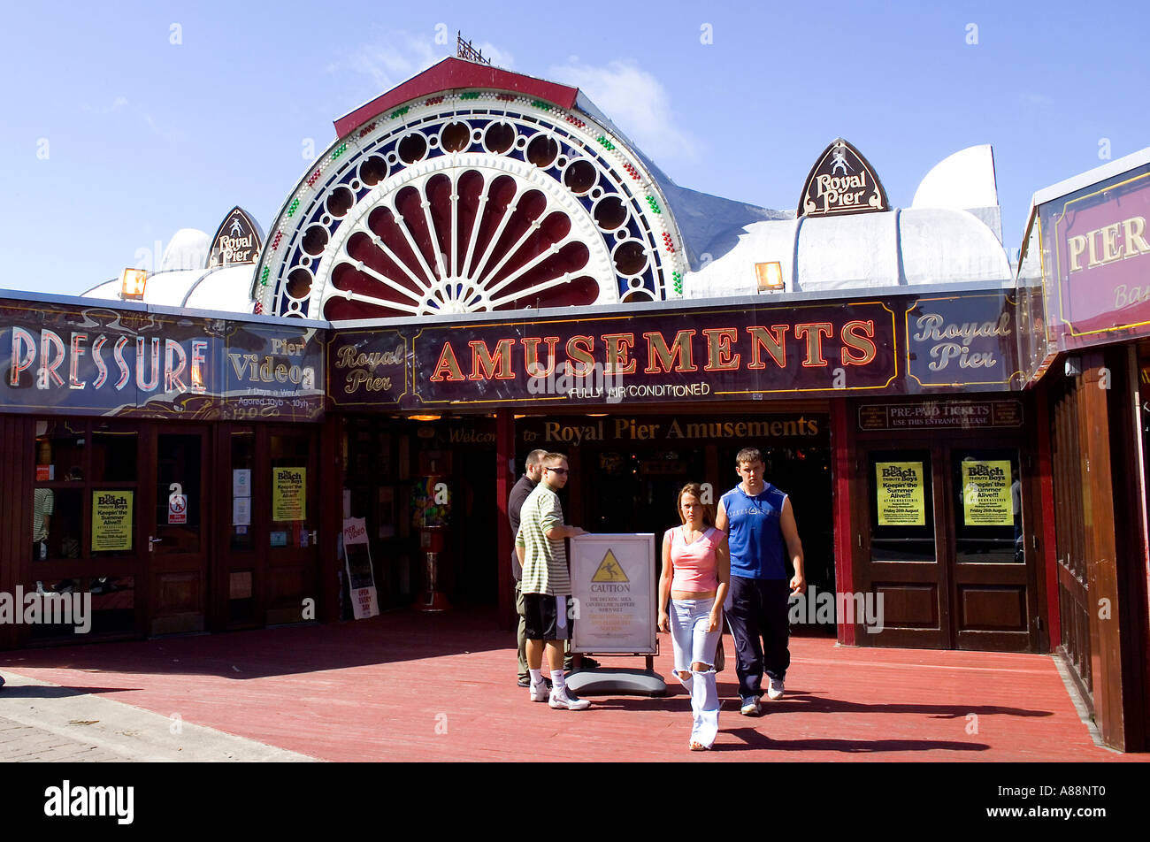 Aberystwyth amusement arcade hi-res stock photography and images - Alamy