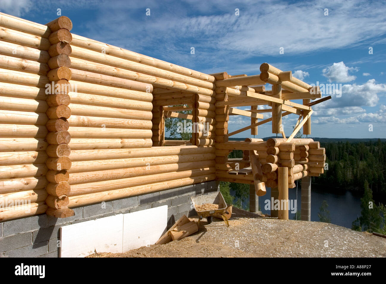 Log cabin under construction hi-res stock photography and images - Alamy