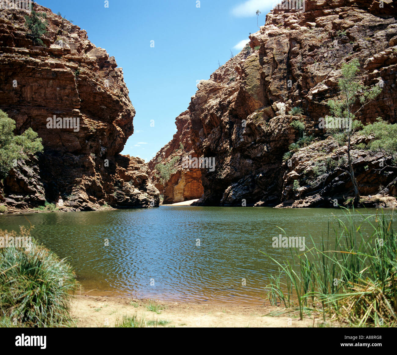 Red rocks australia water hole hi-res stock photography and images - Alamy