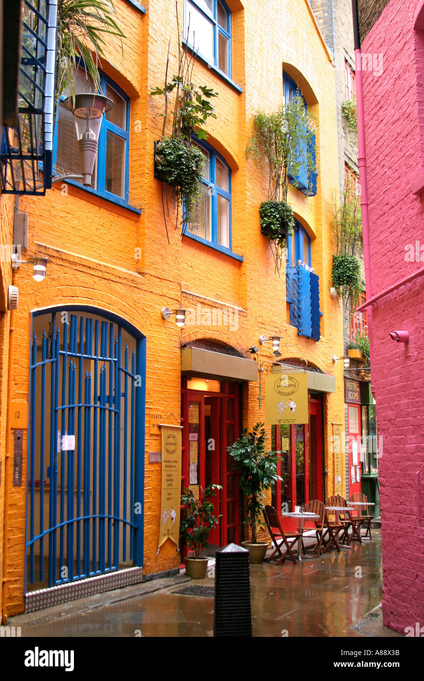 Neal street wc2 hi-res stock photography and images - Alamy