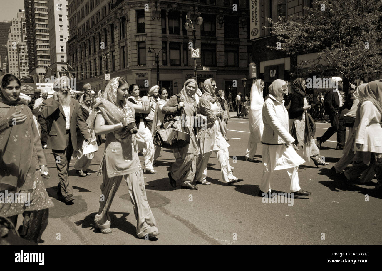 Indian parade hi-res stock photography and images - Alamy