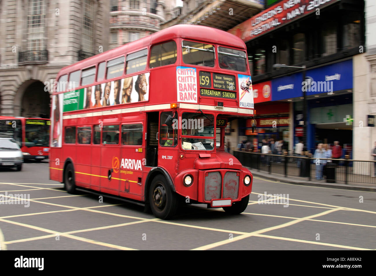 Traditional Red Bus London Stock Photo - Alamy