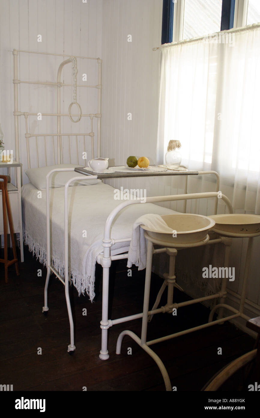 A BED IN AN OLD HOSPITAL BDA10507 Stock Photo - Alamy
