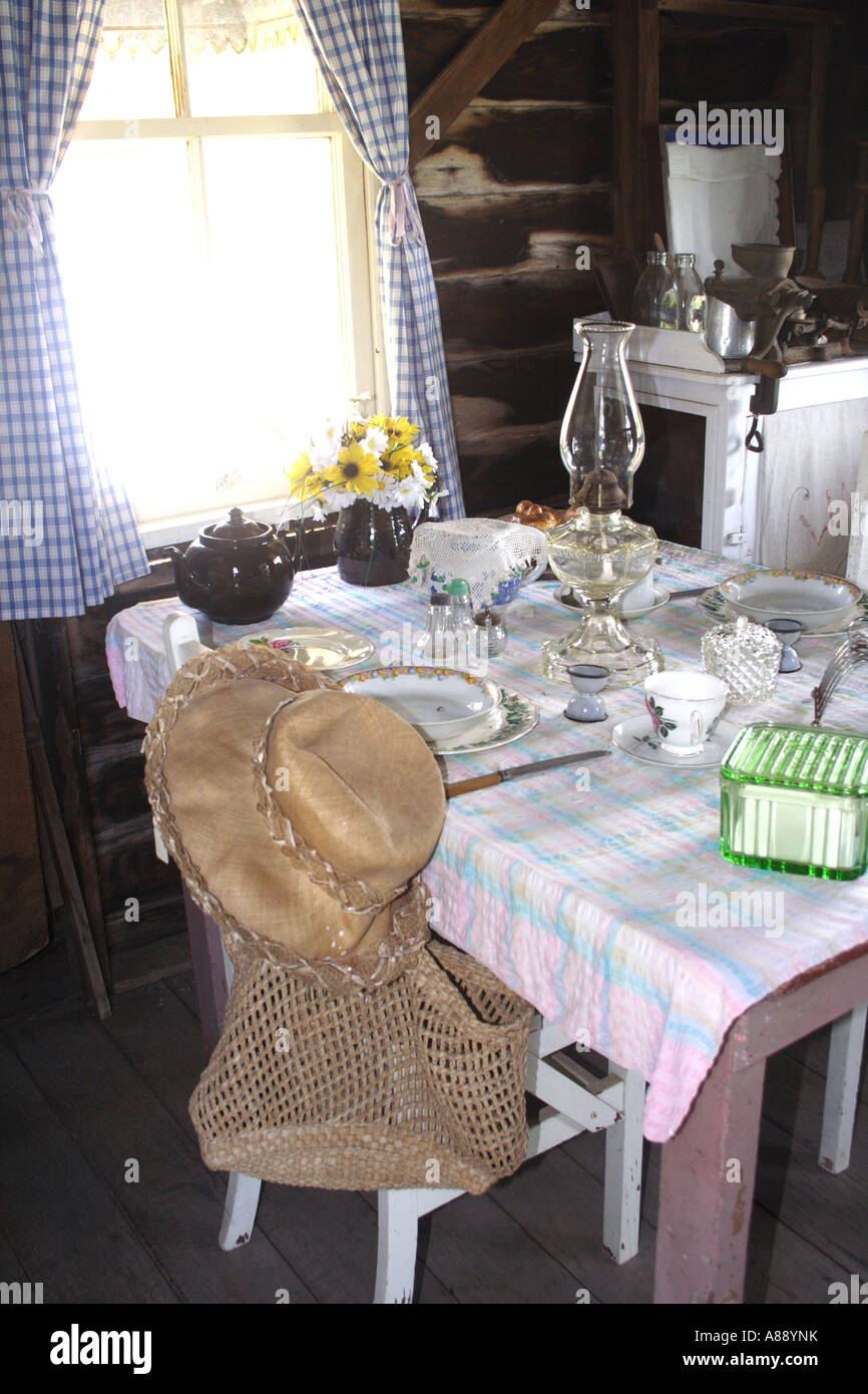 Early 1900s chef cooking in kitchen hi-res stock photography and images ...