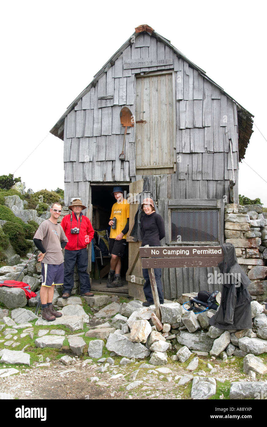 Australia tasmania overland track hut hi-res stock photography and ...
