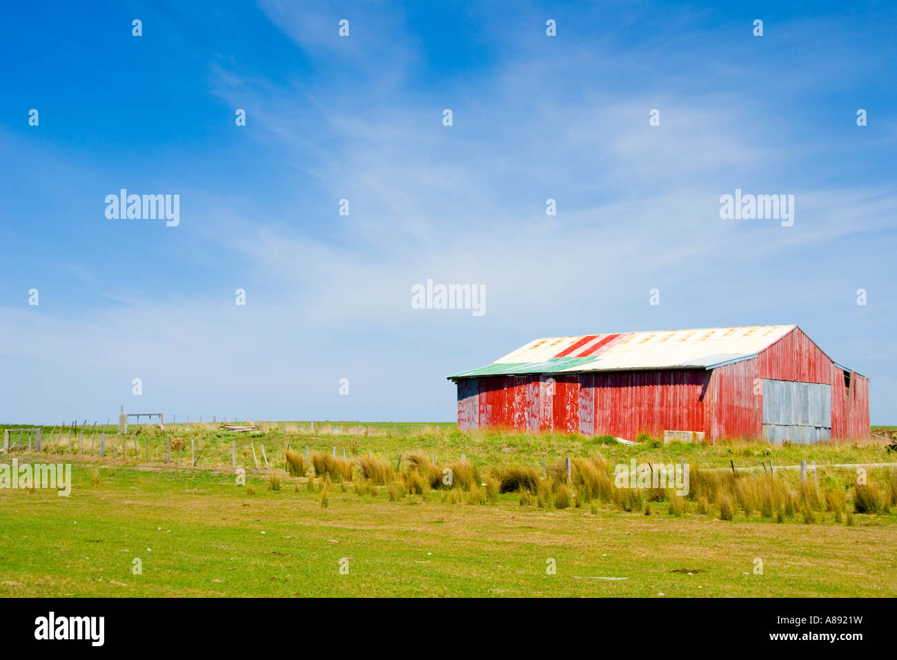 Red Shed in Field Stock Photo - Alamy