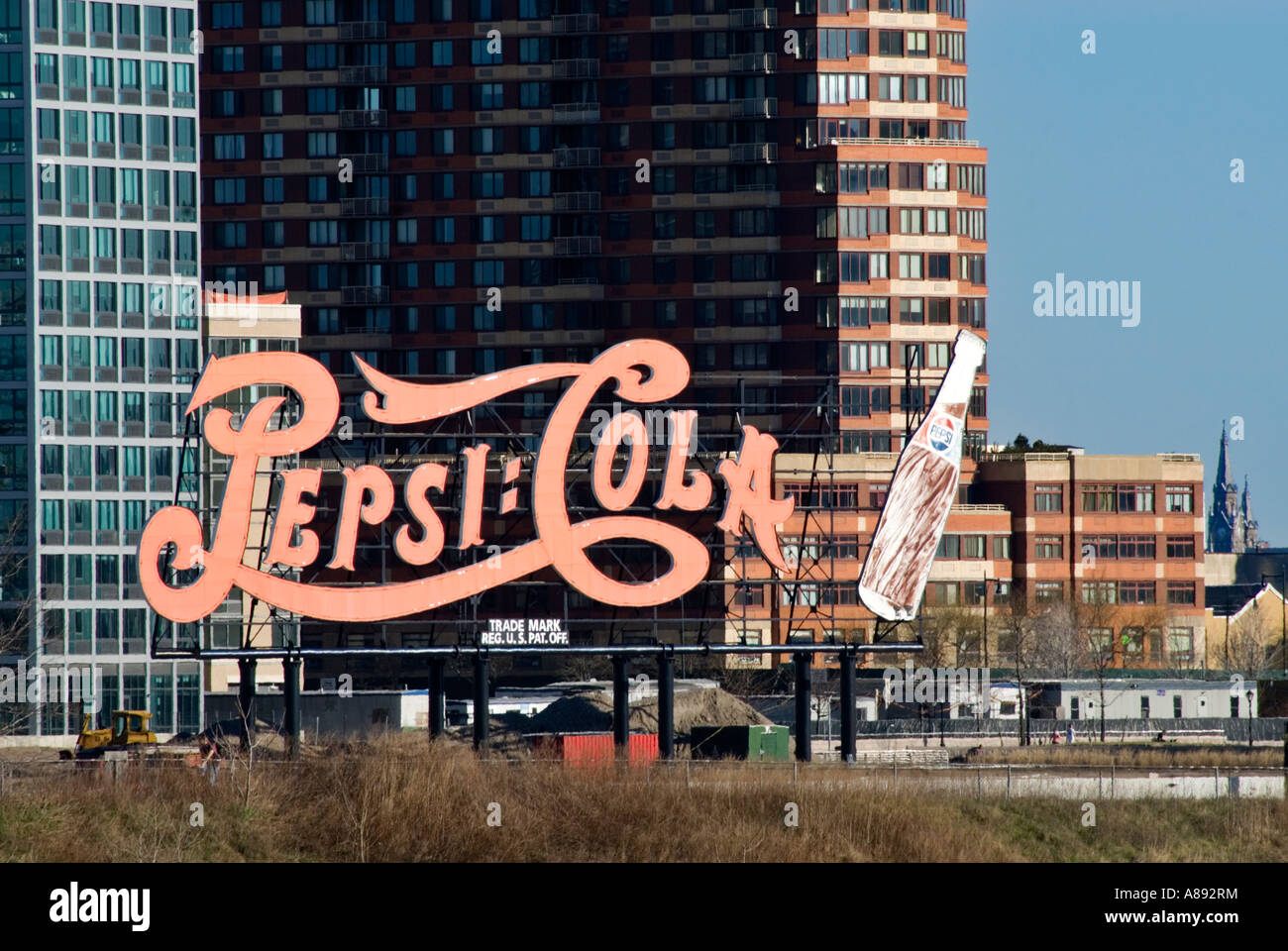 Pepsi logo historic hi-res stock photography and images - Alamy