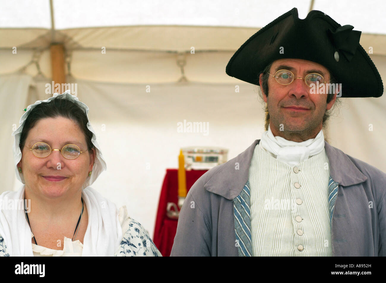1700s man tri corner hat hi-res stock photography and images - Alamy