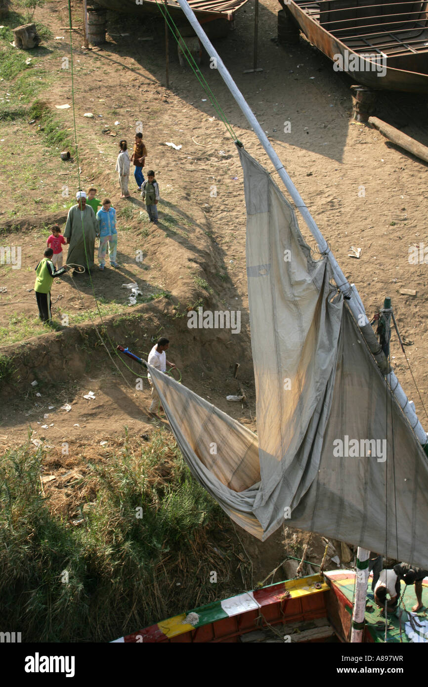Lowering sail hi-res stock photography and images - Alamy