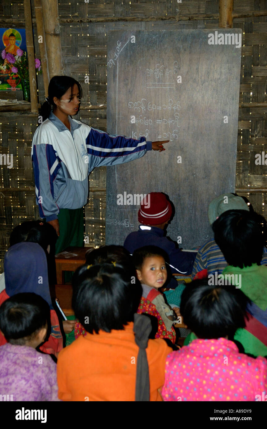 Burmese schoolchildren hi-res stock photography and images - Alamy