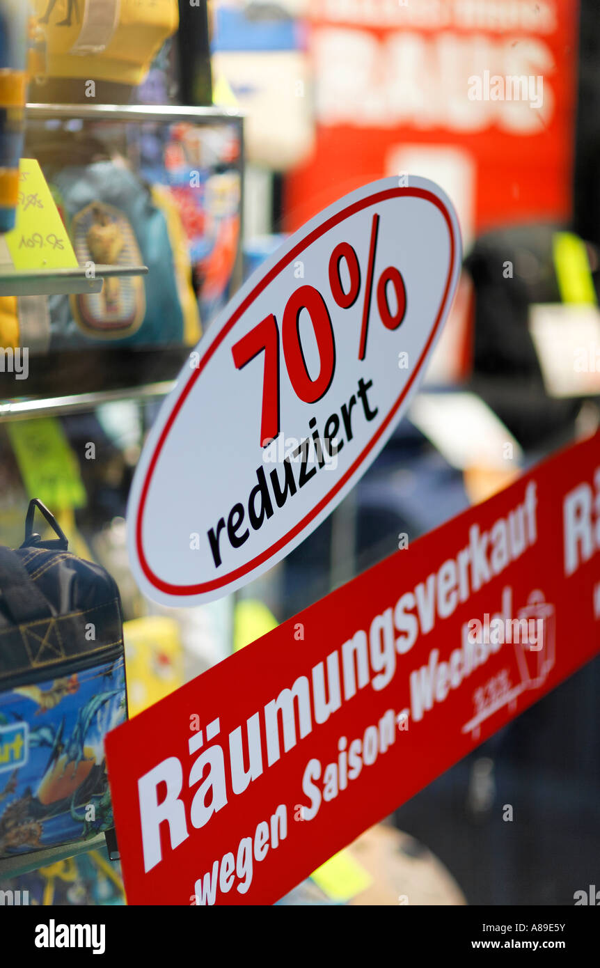 In store anzeigen hi-res stock photography and images - Alamy