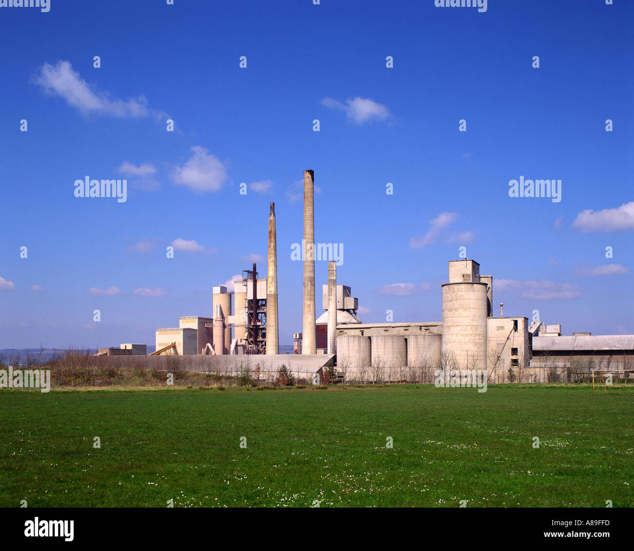 Ireland cement factory hi-res stock photography and images - Alamy
