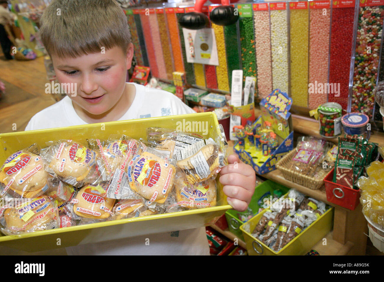 Alabama Fort Deposit,Priester's Pecans,candy boy boys lad lads male kid ...