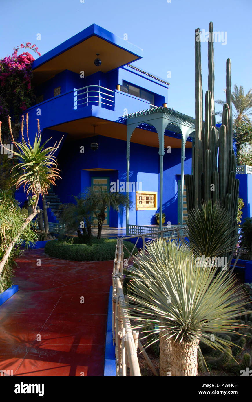 Afrikanische villa hi-res stock photography and images - Alamy