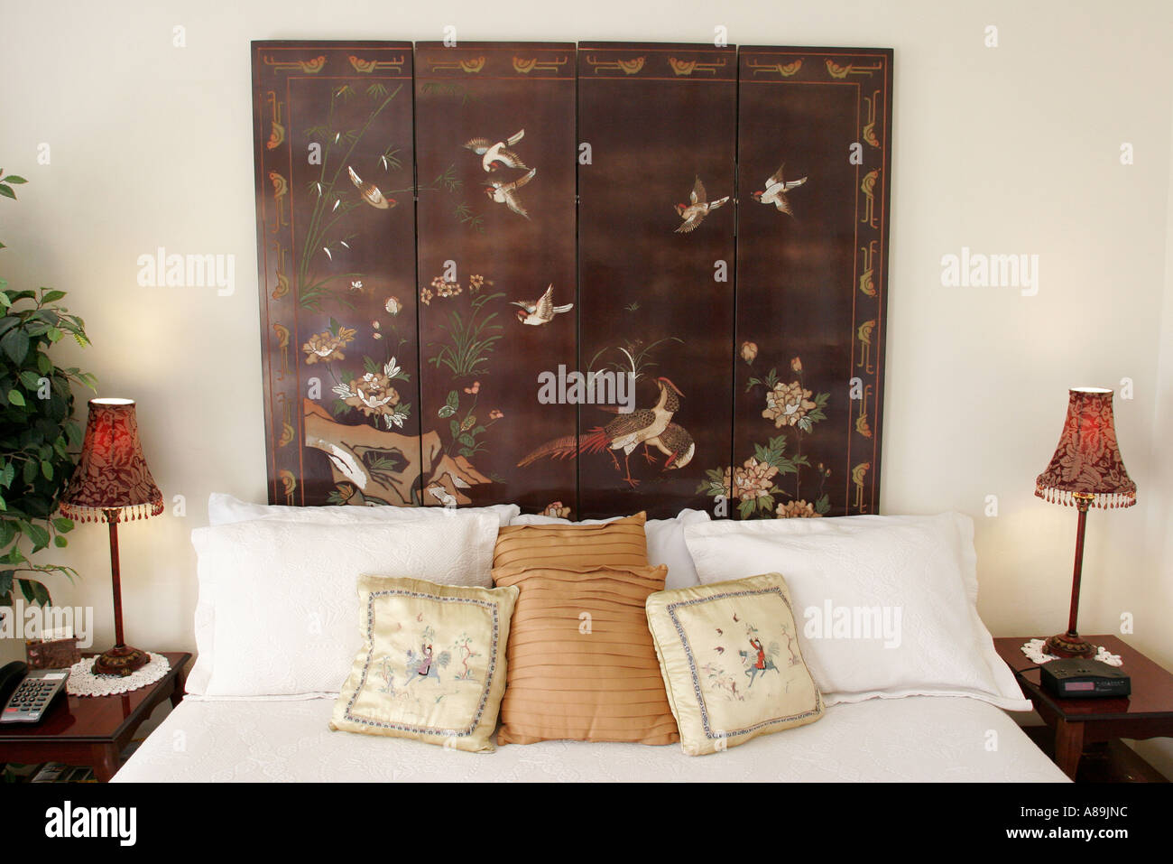 Chalet suzanne hi-res stock photography and images - Alamy