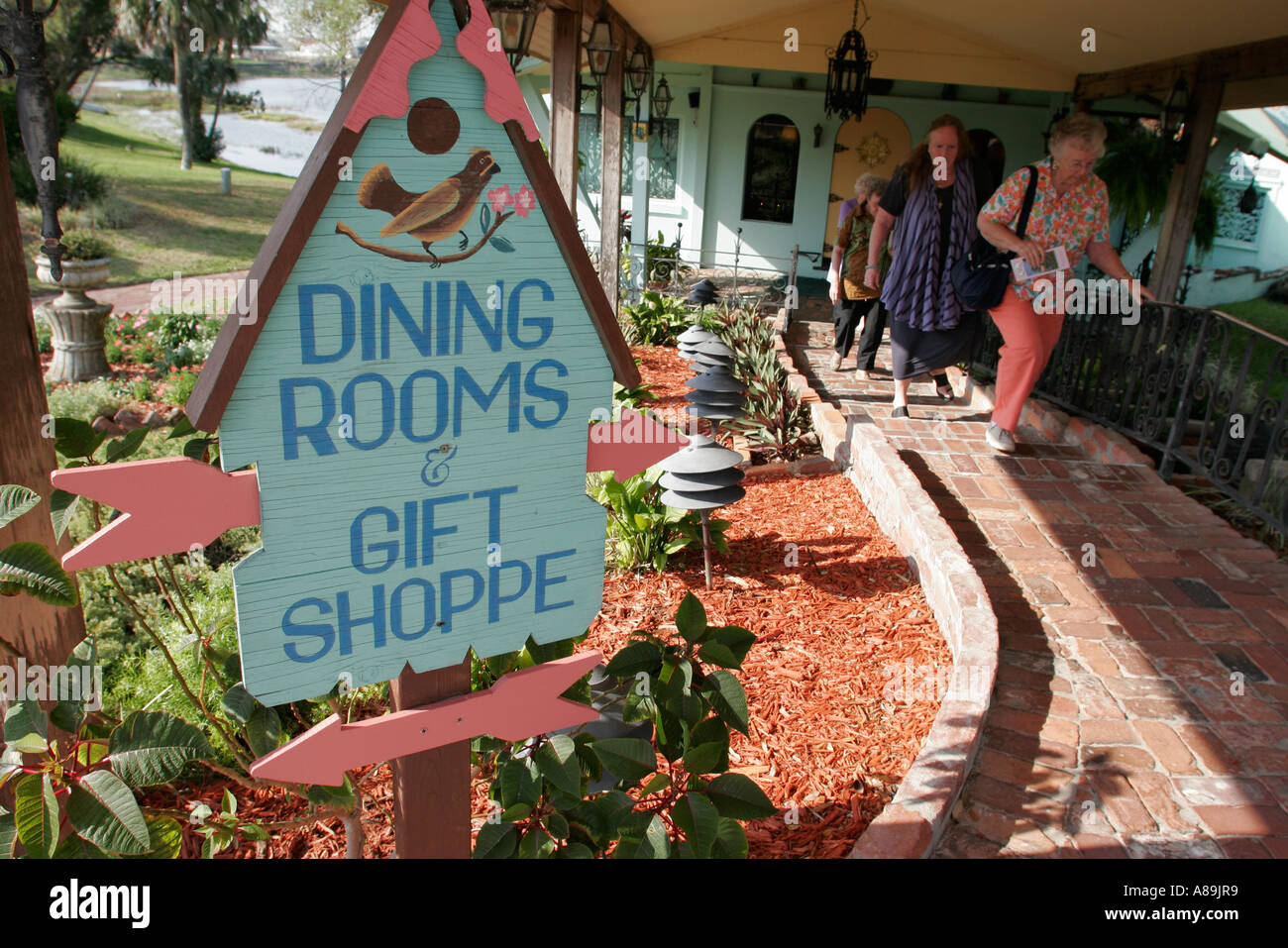 Lake Wales Florida,Chalet Suzanne Restaurant Inn,sign,logo,dining room ...