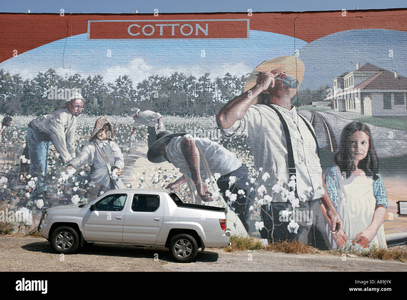 Dothan Alabama,Wiregrass Region murals,local history,cotton,visitors ...