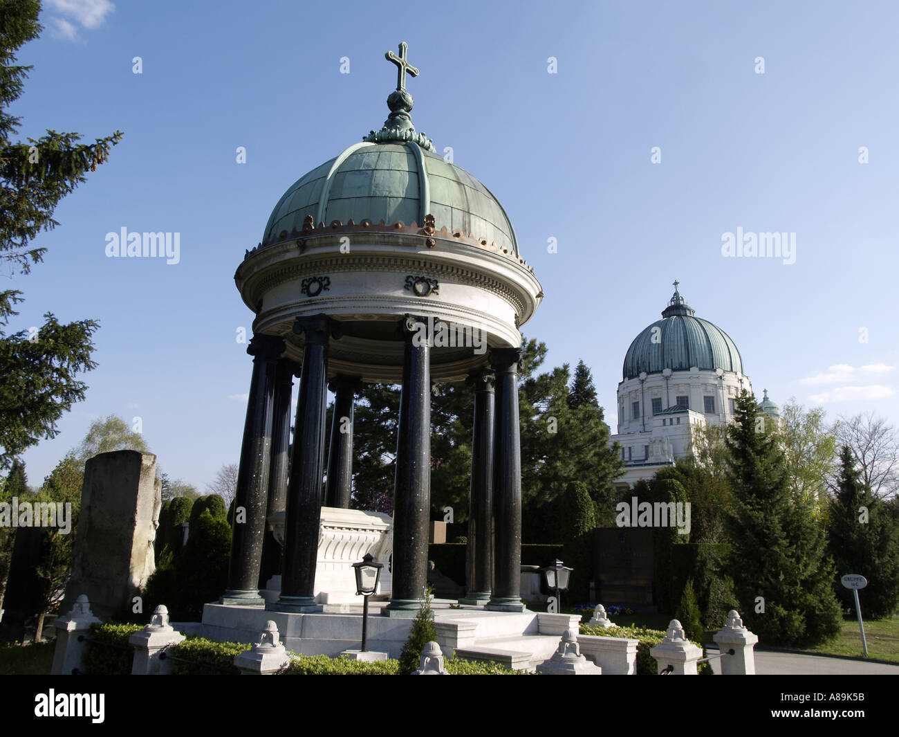 Mausoleum vienna hi-res stock photography and images - Alamy