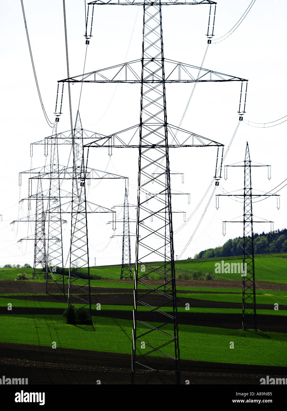 High voltage power line electricity hi-res stock photography and images ...