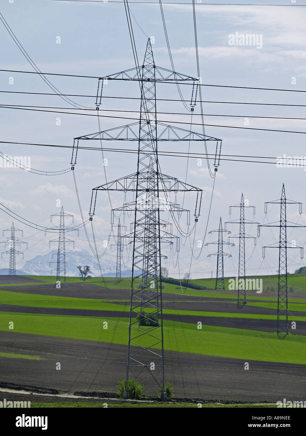High voltage power line electricity hi-res stock photography and images ...